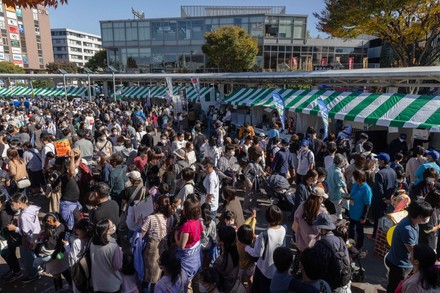 Crowds Gather Food Stalls During Lunch Editorial Stock Photo - Stock ...