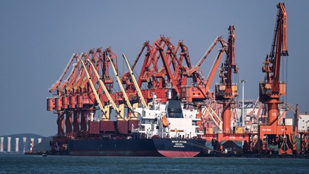 250 Sea land containers Stock Pictures, Editorial Images and Stock ...