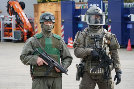2,000 Special operations command Stock Pictures, Editorial Images and ...