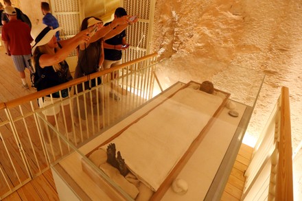 Tourists Film Mummy King Tutankhamun His Editorial Stock Photo - Stock ...