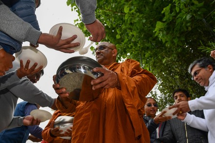 Buddhist Monk Attends Kathina Ceremony Samadhi Editorial Stock Photo ...