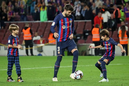Gerard Pique Playing His Children End Editorial Stock Photo - Stock ...