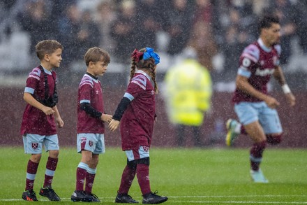Matchday Mascots Getting Ready Their Group Editorial Stock Photo ...