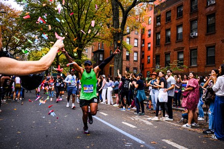Runners Cheer Squads Mile 8 Brooklyn Editorial Stock Photo - Stock ...