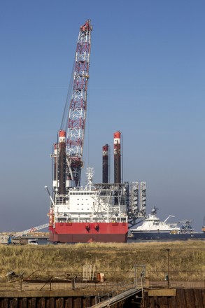 Vos Prelude Offshore Supply Ship River Editorial Stock Photo - Stock ...