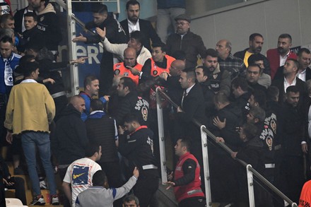 3,000 Crowd in stands Stock Pictures, Editorial Images and Stock Photos ...