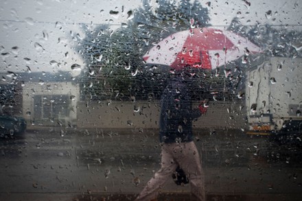 500 Heavy rain falling Stock Pictures, Editorial Images and Stock ...