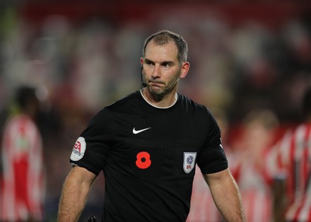 Referee Tim Robinson Gtech Community Stadium Editorial Stock Photo ...