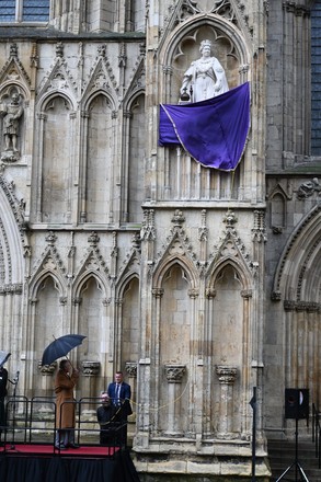 Queen Elizabeth Ii Statue Unveiling Editorial Stock Photo - Stock Image ...
