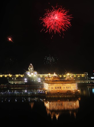 7,000 Fireworks in the sky Stock Pictures, Editorial Images and Stock ...