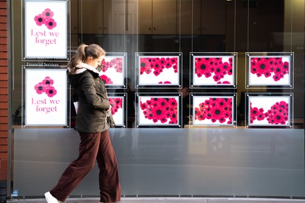 3,000 Estate agent Stock Pictures, Editorial Images and Stock Photos ...
