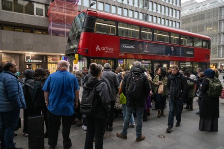 Commuters Wait Bus Stop Tottenham Court Editorial Stock Photo - Stock ...