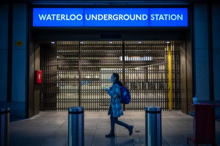Commuters Queue Bus Stops Waterloo Station Editorial Stock Photo ...