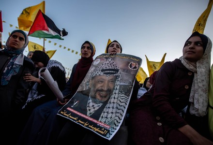 Palestinian Woman Holds Portrait Late Palestinian Editorial Stock Photo ...