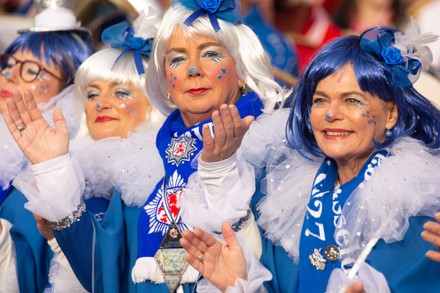 6,000 Carnival members Stock Pictures, Editorial Images and Stock ...