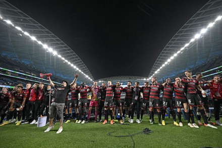 Patrick Yazbek Sydney Fc Claims Linesman Editorial Stock Photo - Stock ...