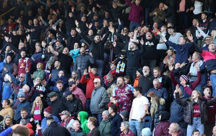 2,000 Turf fans Stock Pictures, Editorial Images and Stock Photos ...