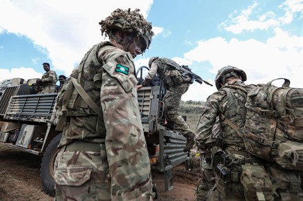 7,000 Soldiers work Stock Pictures, Editorial Images and Stock Photos ...