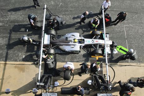 Pit Crew Changing Intermediate Tyres Slick Editorial Stock Photo ...
