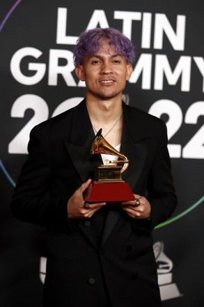 Tainy Poses Holds Award Best Reggaeton Editorial Stock Photo - Stock ...