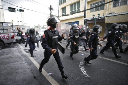 Thai Riot Police Officers Move Disperse Editorial Stock Photo - Stock ...