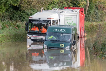 Refuge Lorry Wit Bin Men Crew Editorial Stock Photo - Stock Image ...