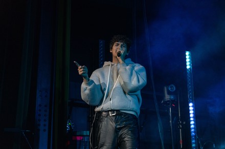 250 Omar apollo in concert Stock Pictures, Editorial Images and Stock ...