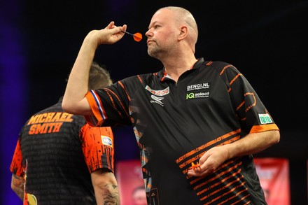 2,000 Darts competition Stock Pictures, Editorial Images and Stock ...