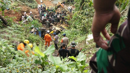 Relief Team Consisting Soldiers Regional Disaster Editorial Stock Photo ...