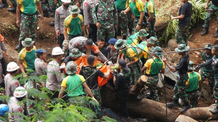 Relief Team Consisting Soldiers Regional Disaster Editorial Stock Photo ...