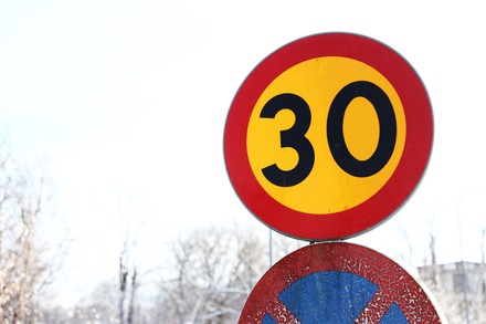 750 Speed limit sign Stock Pictures, Editorial Images and Stock Photos ...
