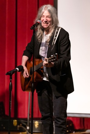 Singersongwriter Patti Smith Performs During Evening Editorial Stock ...