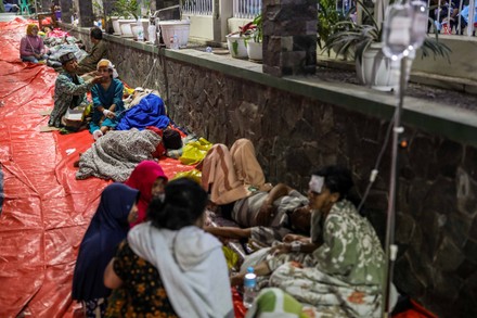 People Injured Earthquake Receive Treatment Hospital Editorial Stock ...