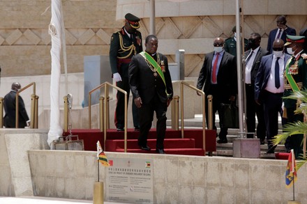 President Zimbabwe Emmerson Mnangagwa C Arrives Editorial Stock Photo ...