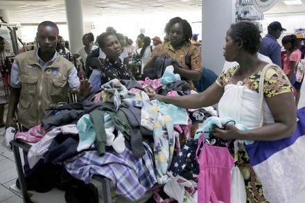 Customers Shop Jet Stores During Black Editorial Stock Photo - Stock ...