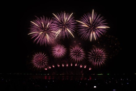 7,000 Fireworks in the sky Stock Pictures, Editorial Images and Stock ...