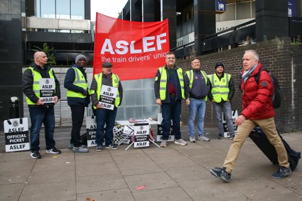 Aslef Union Members On Picket Line Editorial Stock Photo - Stock Image ...