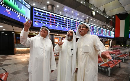 Kuwaiti Traders Observe Stock Market Trading Editorial Stock Photo ...