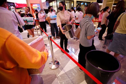 Customers Bring Household Utensils They Line Editorial Stock Photo ...