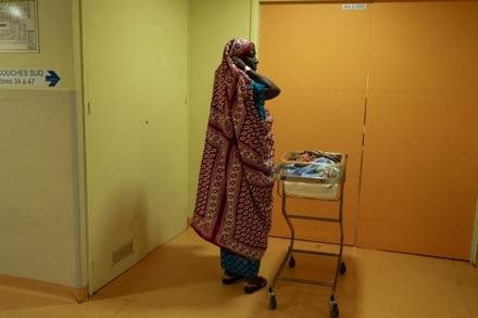 Comorian Women Wear Chiromani Traditional Tissue Editorial Stock Photo ...