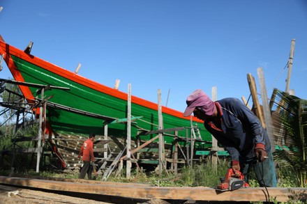 Workers Build Boats Wood Traditional Shipbuilding Editorial Stock Photo ...