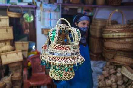 Kashmiri Shopkeeper Woman Displays Traditional Kangir Editorial Stock ...