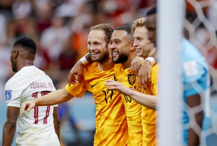 Lr Qatar Goalkeeper Meshaal Barsham Memphis Editorial Stock Photo ...