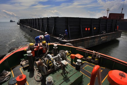 Officers Tether Rope Tugboat Barge Carry Editorial Stock Photo - Stock ...