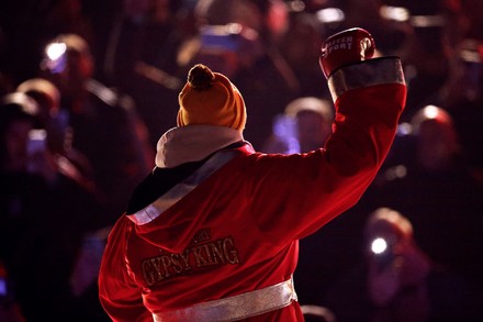 2,000 Boxing crowd Stock Pictures, Editorial Images and Stock Photos ...