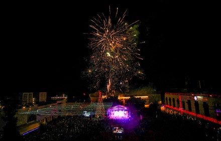 7,000 Fireworks in the sky Stock Pictures, Editorial Images and Stock ...