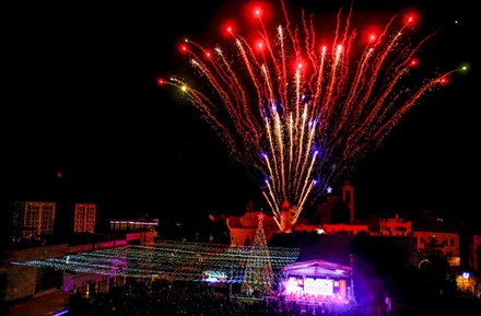 7,000 Fireworks in the sky Stock Pictures, Editorial Images and Stock ...