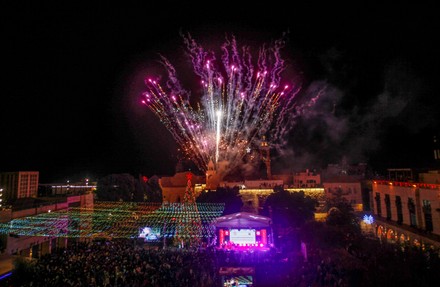 7,000 Fireworks in the sky Stock Pictures, Editorial Images and Stock ...