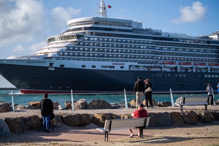 Rms Queen Elizabeth Luxury Cruise Ship Editorial Stock Photo - Stock ...