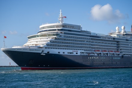 Rms Queen Elizabeth Luxury Cruise Ship Editorial Stock Photo - Stock ...